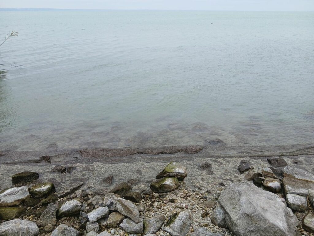 Látványosan alacsony a Balaton vízállása (+ fotók, videó)